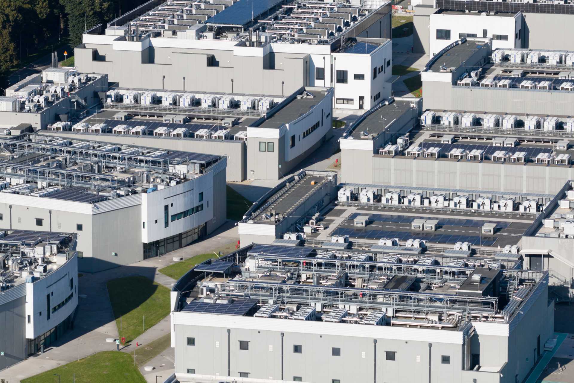 Up to half of the world’s data centers may be delayed this year ...